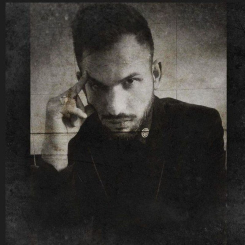 تیوال | علیرضا حاجی زاده