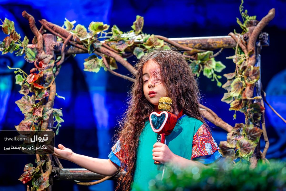 تیوال | پنجره تیوال درباره نمایش ببر سفید بنگال در باغ وحش بغداد: نمایش ...